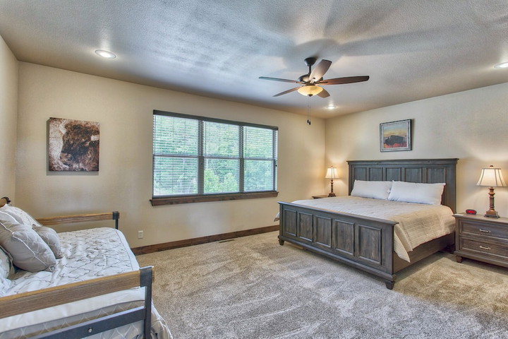Lakeview Deck| Game Room | Multi- Pool | Boat Slip - Missouri