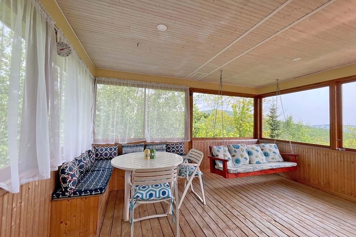 Hôtel à La Maison - Le Toit Du Monde, Vue Et Spa - Charlevoix Regional County Municipality