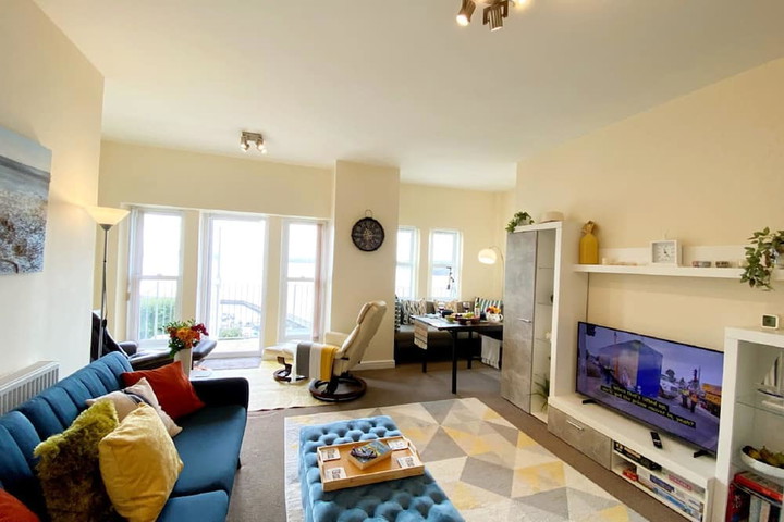 No1 Marina Court - Sea View Apartment - Sleeps 4 Guests  In 2 Bedrooms - Newton Abbot