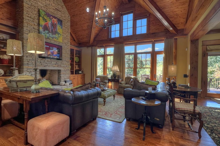 Stately Mountain View Sanctuary, Private Pool & Hot Tub, Resort Amenities, Fazio Golf Course! - Tryon, NC