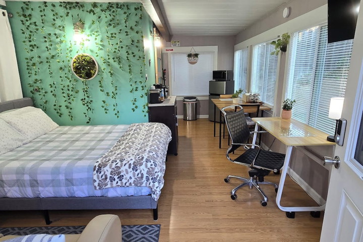 Cozy Guesthouse/garden Hideaway Retreat, Private Entrance, Safe And Quiet Area - Vallejo, CA
