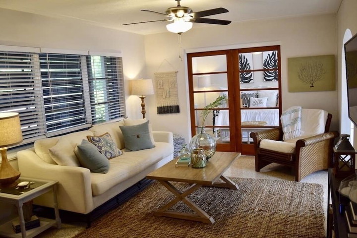Charming Coastal Oasis 2bed/2 Bath Cottage Close To Beach And Downtown-southgate - フロリダ州