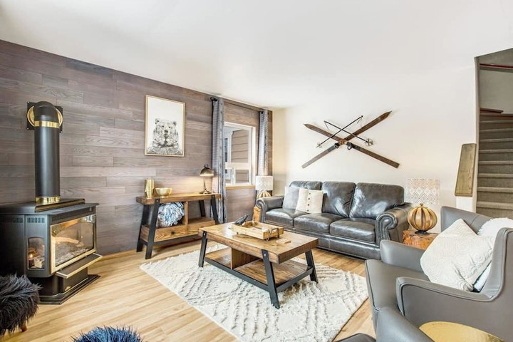 Ski-in And Out 3br With Mountain Views & Fireplace - Snoqualmie Pass, WA