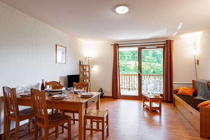 Bel Appartement Pour 6 Personnes Avec Piscine, Internet, Tv Et Balcon - Albiez-Montrond