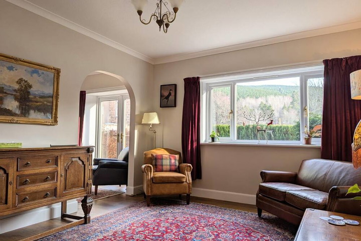Luxury Spacious 3 Bed House In Heart Of Ballater With Glorious Mountain Views - Ballater