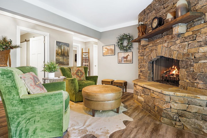 Misty Mountain | Views, Hot Tub, Fire Pit + Biltmore Pass Near Asheville - Weaverville, NC