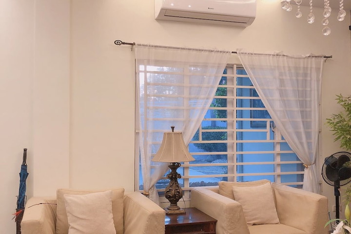 The Villa Where You Can Rent The Entire Classical Villa 700sqm With Pool Garden. - Angeles
