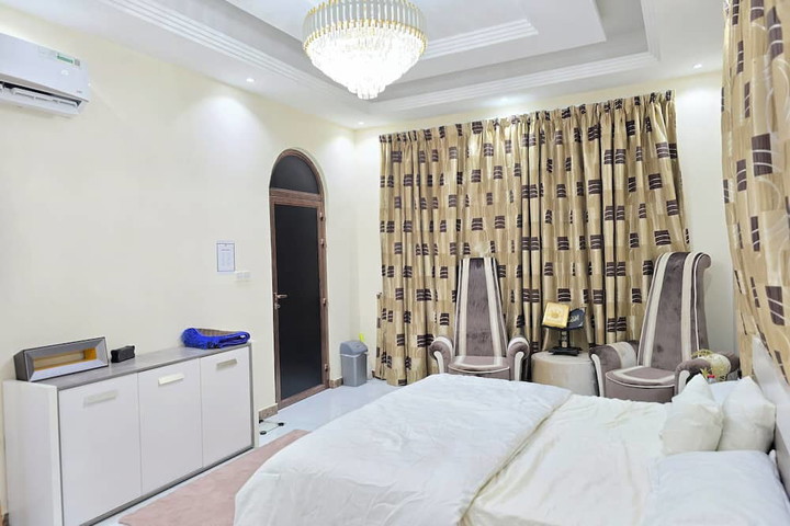 Elegant Room In Luxury Villa - Ajmán