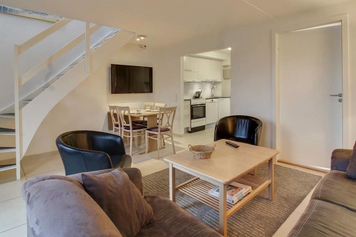 Olive Street Carriage House | Sleeps 8, Norwalk - Ohio