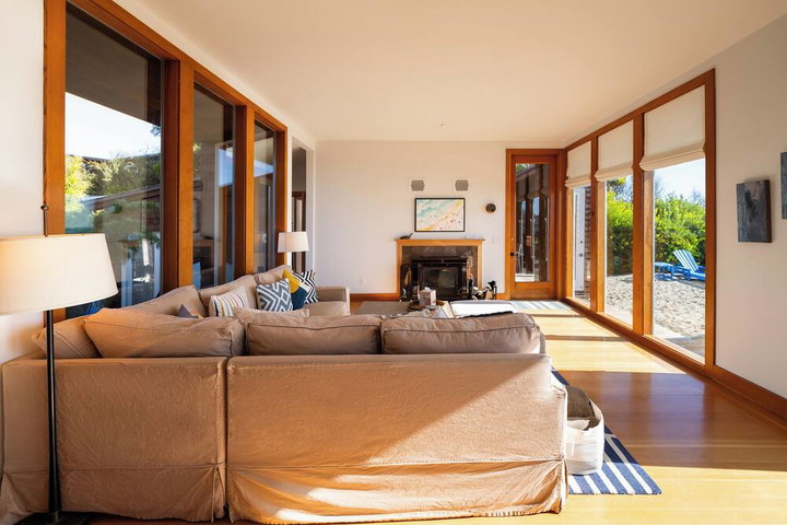 Impressive Oceanfront Family Home In Seadrift - Mill Valley, CA