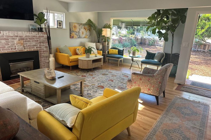 Charming 3-bedroom In Del Rey Oaks With Ac, Wifi Hot Tub & All The Hot Comforts - Monterey, CA