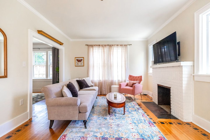 Newly Restored 2br Heights Cottage - Little Rock, AR