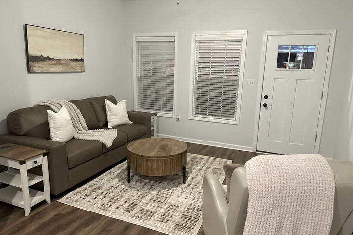 Charming 2 Bed Home Near Berea College, I-75 Wifi Provided - Berea, KY
