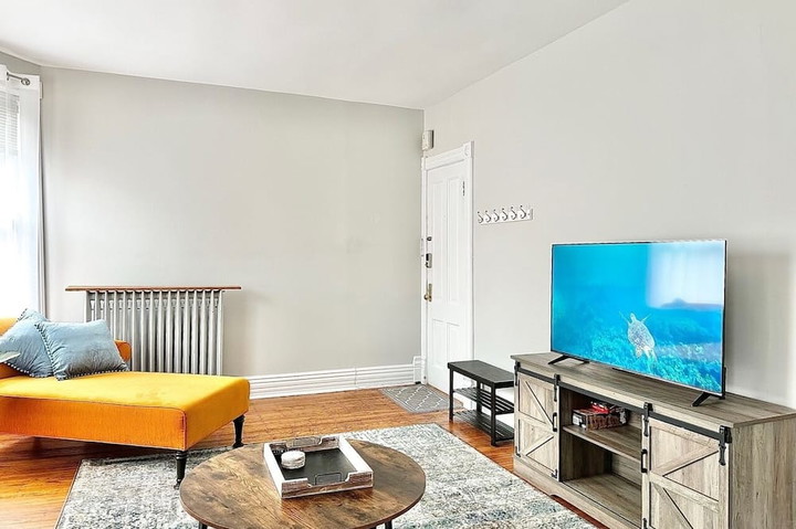 Downtown Oak Park/fast Wifi/free Parking/ Victorian Home/sleeps 6 - Elmhurst, IL