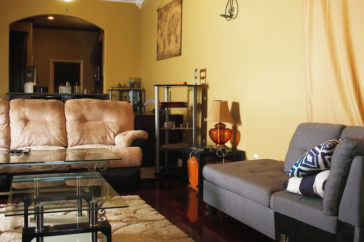 Efficient And Modern Home, Sleeps 8. Theres An Airmattress That Sleeps 2. - Oklahoma City