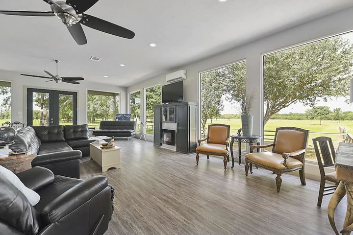 Perfect For Game Day, Family Get Aways And Fishing! 20 Minutes To Kyle Field! - Navasota, TX