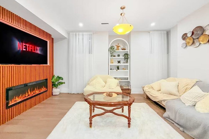 Designer 4br Basement Suite Oakville - Oakville