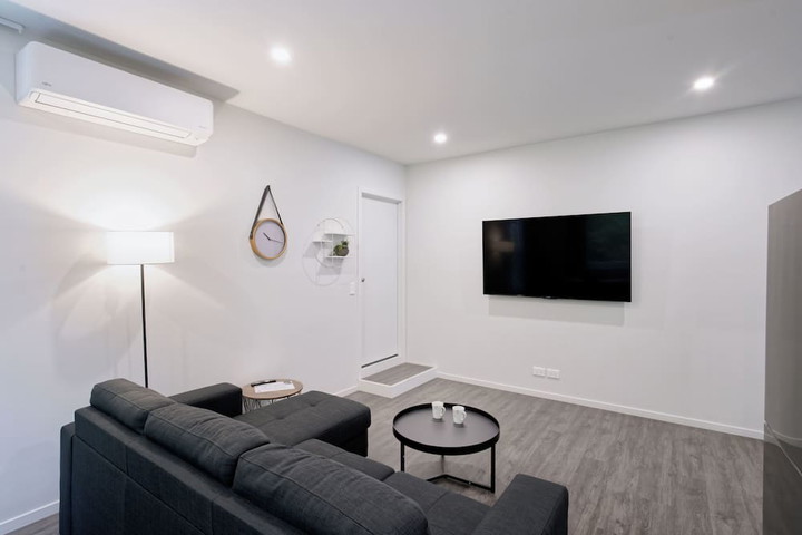 Recently Renovated Central Apartment - Dunedin