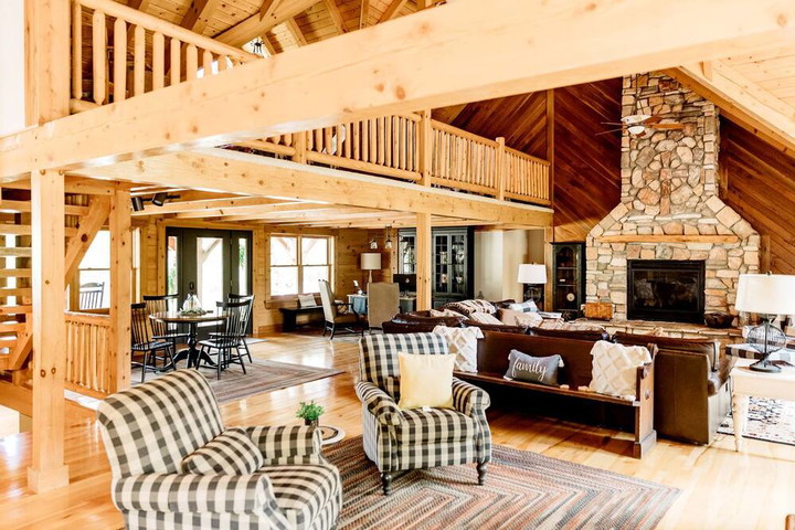 Luxurious Cabin Retreat With Heated Pool And Scenic Creek Views In Wayne Township, In - New Castle, IN