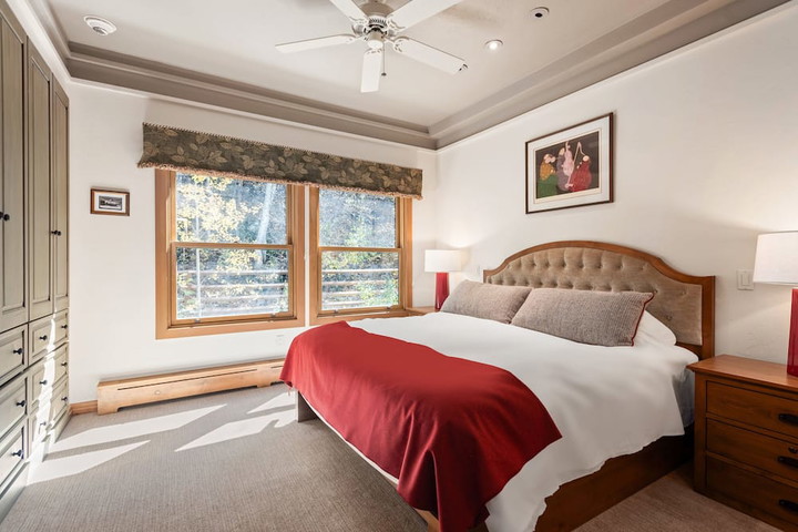 Durant Unit C5 | Condo With Bonus Den, Air Conditioning, And Spectacular Views - Aspen