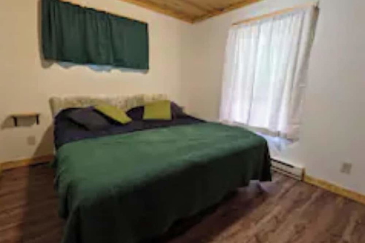 Convenient, Cozy, And Colorful 2 Bed/1 Bath Home - Michigan