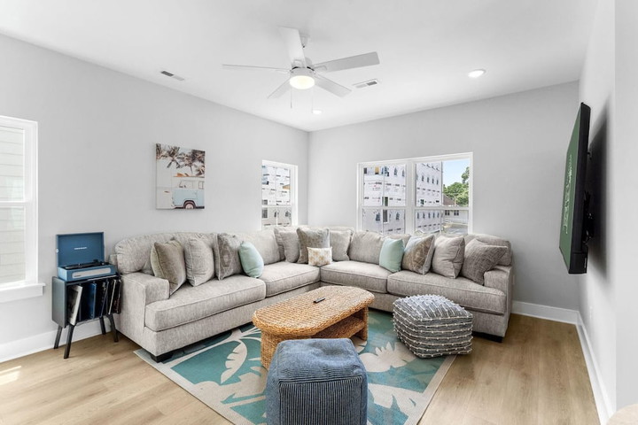 Swell House 2.5 Blocks To Ocean Pet Friendly - Myrtle Beach, SC