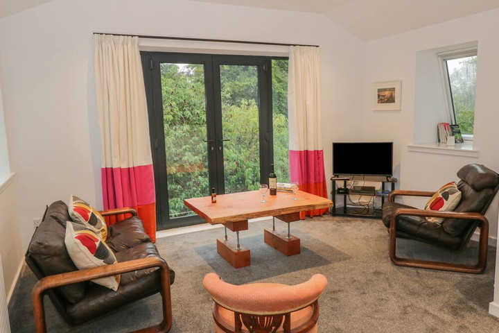 Dunaivon Cottage, Family Friendly, With A Garden In Rhu - Dunoon