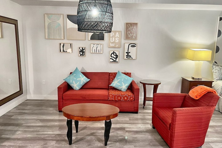 Stylish Hollywood Studio Retreat On Spaulding Ave - Hollywood