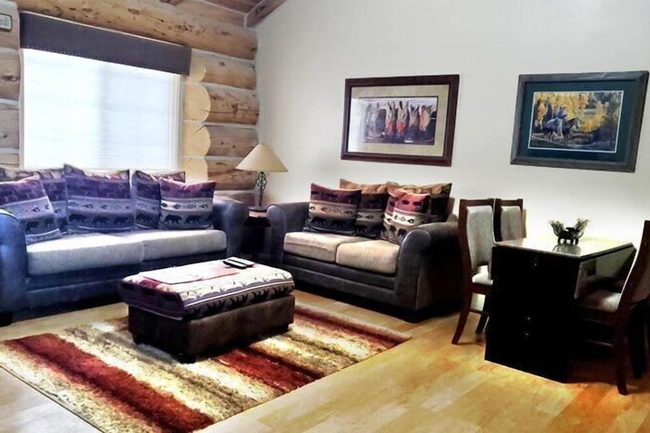 Hiker's Hideaway Suite #256 - Greer, AZ