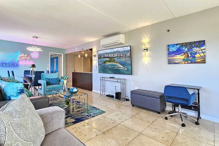 Ilikai 426 2 Bedroom Ocean / Pool Views - 1 K, 2 Full And 2 Q Sofa Beds - Honolulu, HI