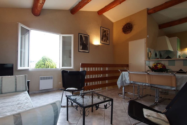 Provencal House With All Comforts. Pool & Air-conditioning, Pk Pets Allowed. - L'Isle-sur-la-Sorgue