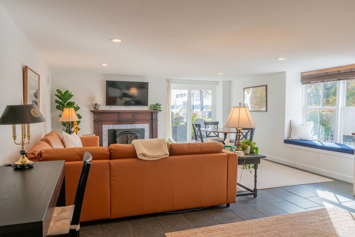 5 Star Back Cove Apartment With Water View! - South Portland, ME