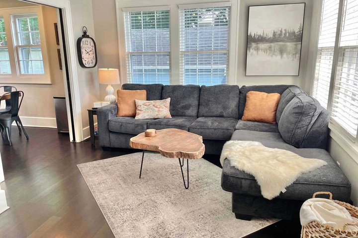 Walk To Downtown Restaurants, Cozy Stay, Grand Porch, Bike On The River Trails! - Elgin, IL