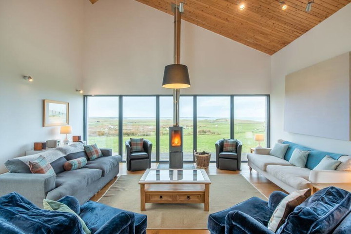 Clachan Lodge, Lochmaddy, North Uist - Harris