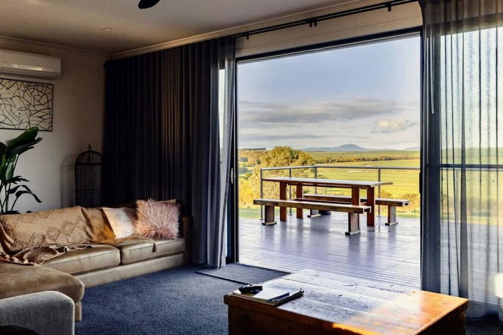 Wamoon Retreat ~ Luxe House - Sandy Point