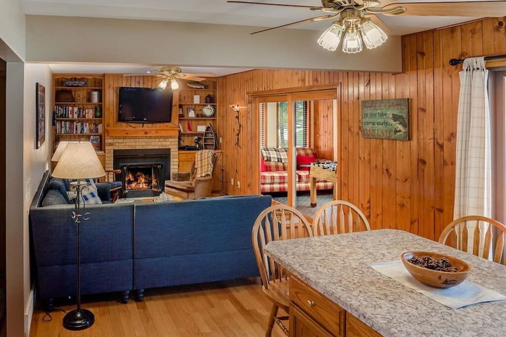 Charming Lake Home With No Steps To Lake, Sand Bottom Full Rec Lake, Kayaks Etc - Wisconsin