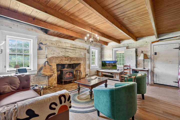 Historic Chalet W/ Porch & Bbq Grill - West Virginia