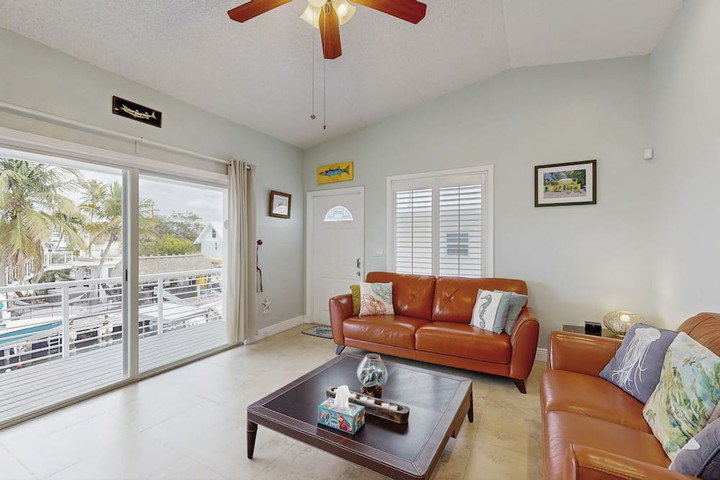 Spacious Canal-front Home With Balcony - Monthly Rental - Key Largo, FL