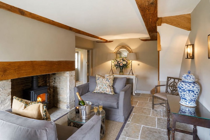 Greys | Luxury Cotswold Cottage | Sleeps 6 - Burford, UK