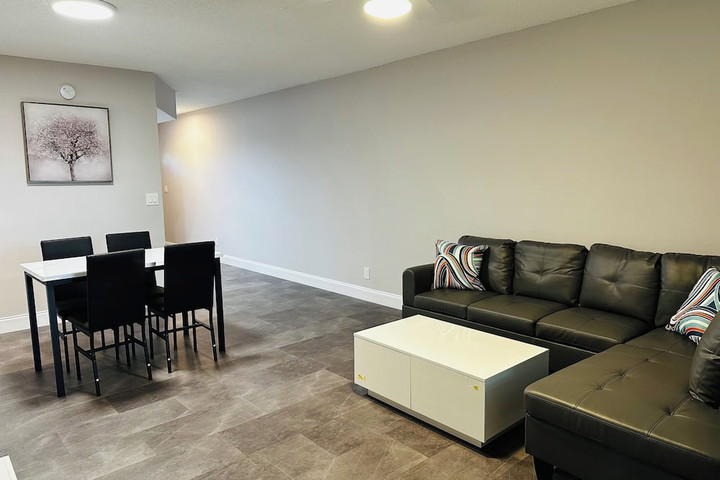 Chic Newly Remodeled 2bd 2bath Apartment With Ac, Wifi In Vibrant Delray Beach - Delray Beach, FL