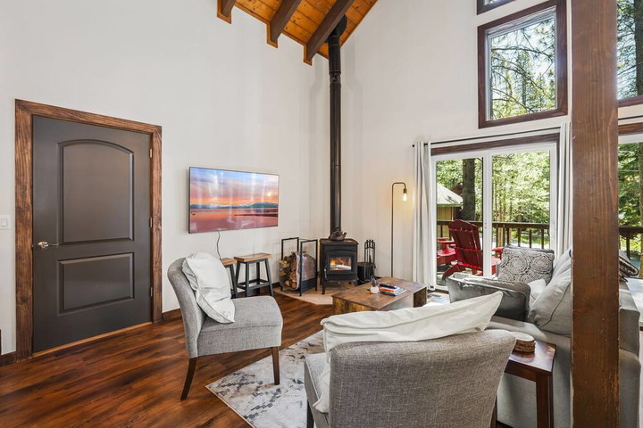 The Chalet - Bright Tahoe Donner Home With Bbq, Deck, Close To Trails - Truckee, CA