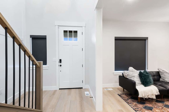 Beautiful 4 Bedroom Luxury Home - South Jordan, UT