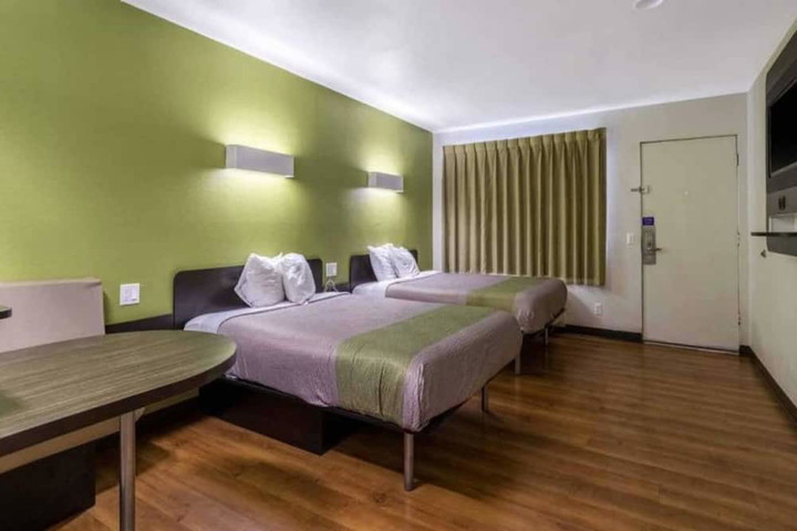 Motel 6 Redlands, 2 Queen Beds | Nsmk - Loma Linda, CA