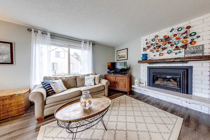 Updated Home With Ping-pong - 3 Blocks To Beach - Cannon Beach, OR