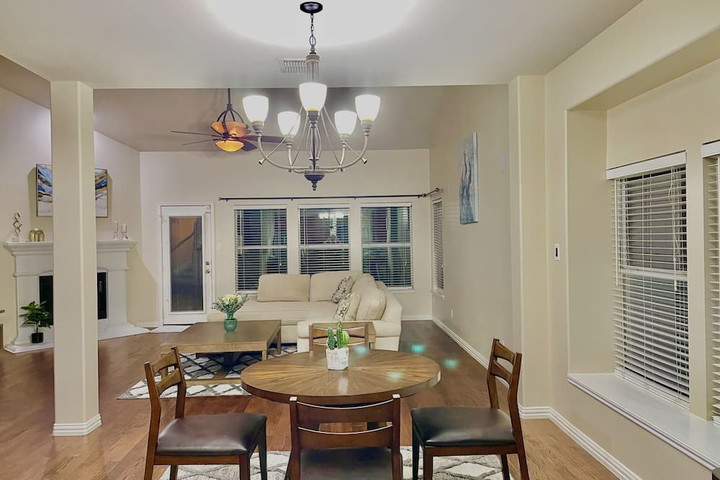 New, Beautiful 5 Br, 10 Beds, Near At&t Stad,joe Pool, Sixflag, And Pet Friendly - Grand Prairie, TX