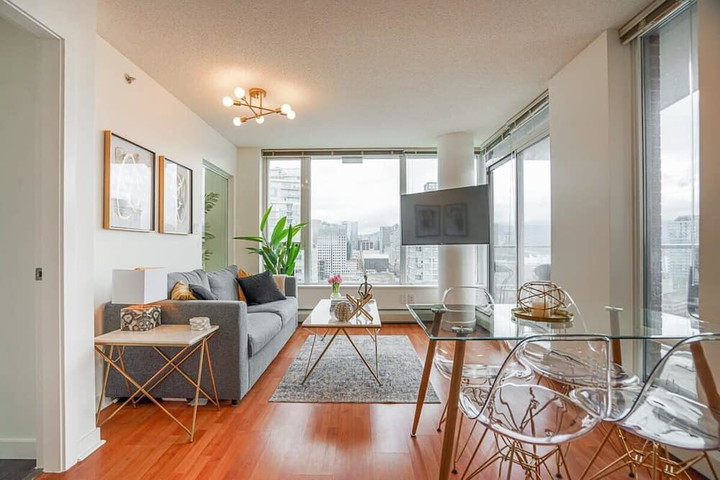 Downtown Unit With Spectacular Views - Vancouver