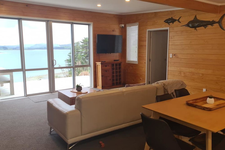 Pahi House Beautiful Harbour Views - 5 Minute Walk To Pahi Wharf - Northland