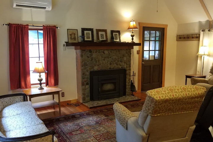 The North Bank Cabin,100ft Private Mckenzie Riverfront, Grill, 20min To Falls - Oregón
