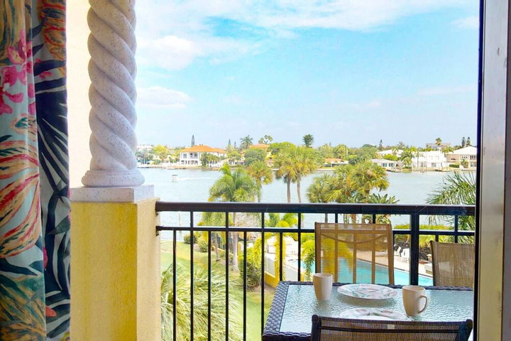Corner Unit. Beach. Next To Supermarket. Heated Pool. Two Balconies. - Treasure Island, FL