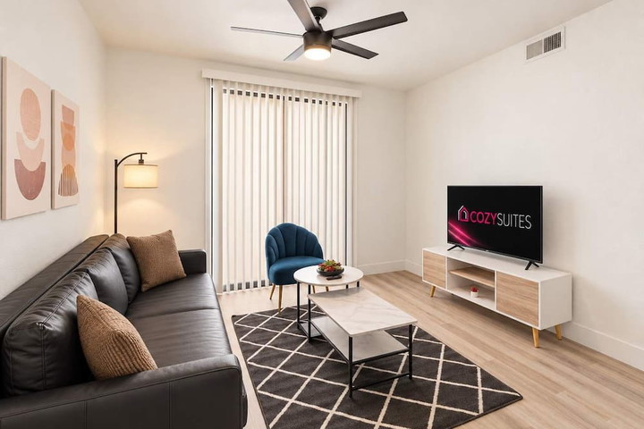 Cozysuites Glendale - Westgate W Pool! 2br 2ba - Avondale, AZ